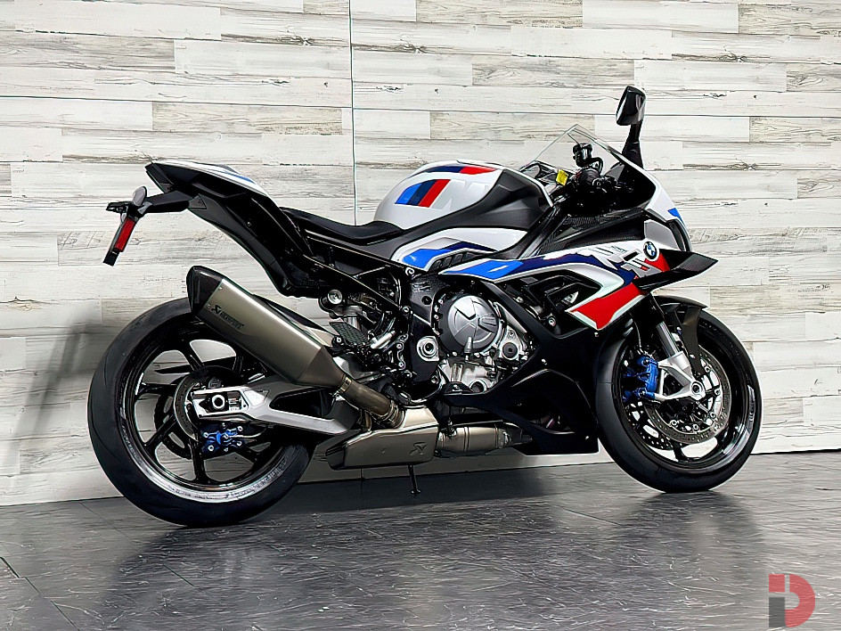 2021 BMW M1000RR......contact me on whatsapp: +971503679982